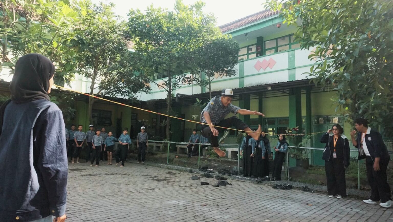 Sandjiwa: Mahasiswa UMM dan Museum Panji Gaet Siswa SMP/MTs Lestarikan ...